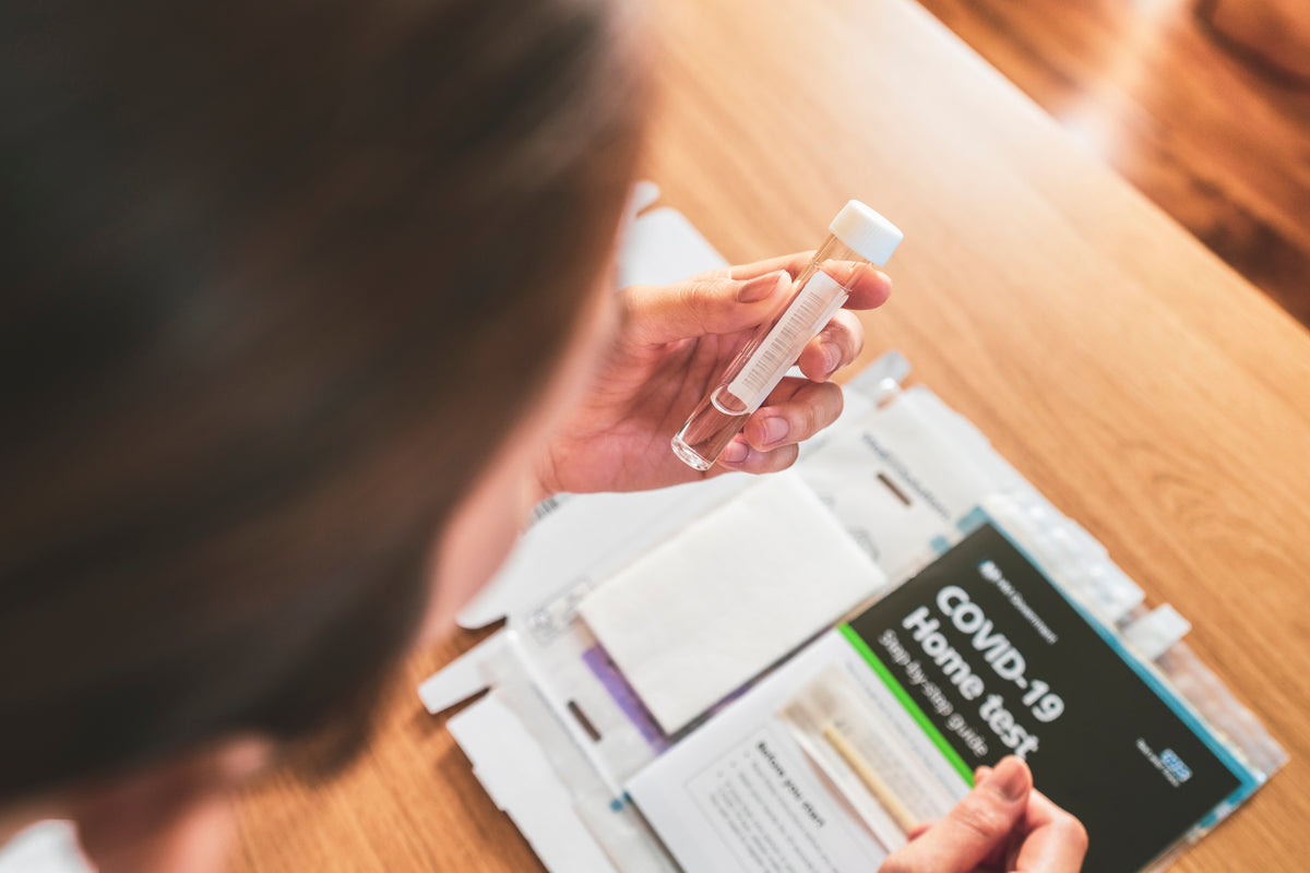 test-de-salive-covid-19_1200x1200.jpg?v=1612121879